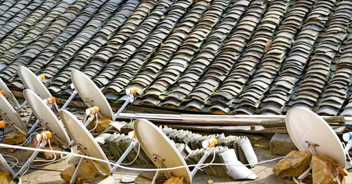 Fiber vs Satellite Internet 2026: Speed + Latency